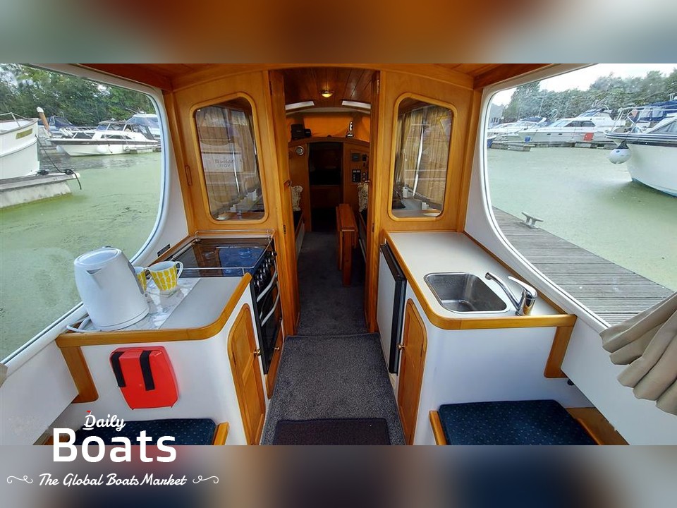 2005 Logan 33 Classic for sale. View price, photos and Buy 2005 Logan ...