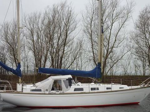 Camper & Nicholsons 38 for sale - Daily Boats | Buy, Review, Price ...