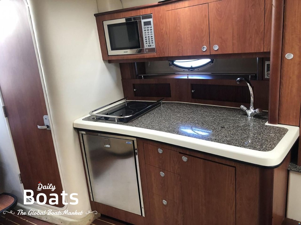 2006 Monterey 33 Sport Yacht for sale. View price, photos and Buy 2006 ...