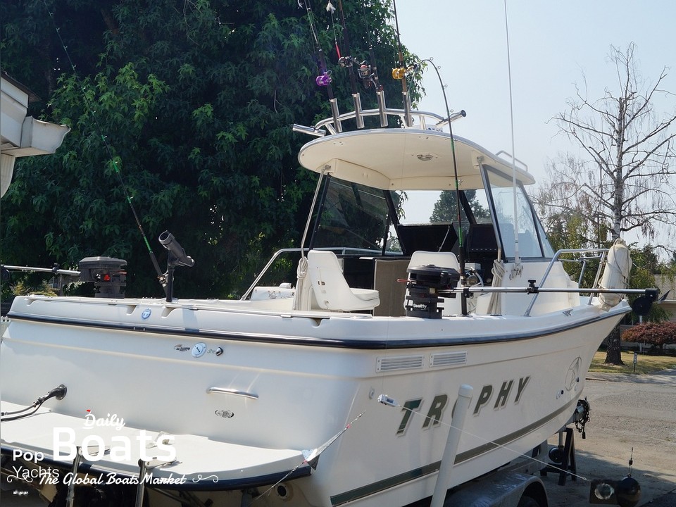 1998 Trophy Boats 2352 for sale. View price, photos and Buy 1998 Trophy ...