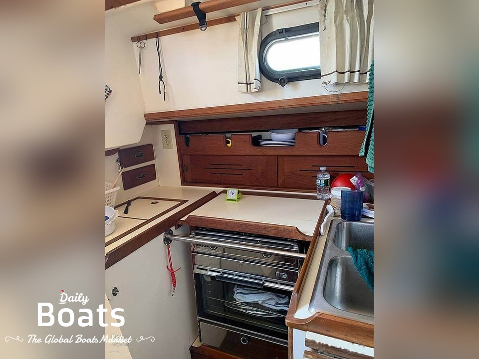 1986 Cape Dory 32 for sale. View price, photos and Buy 1986 Cape Dory ...