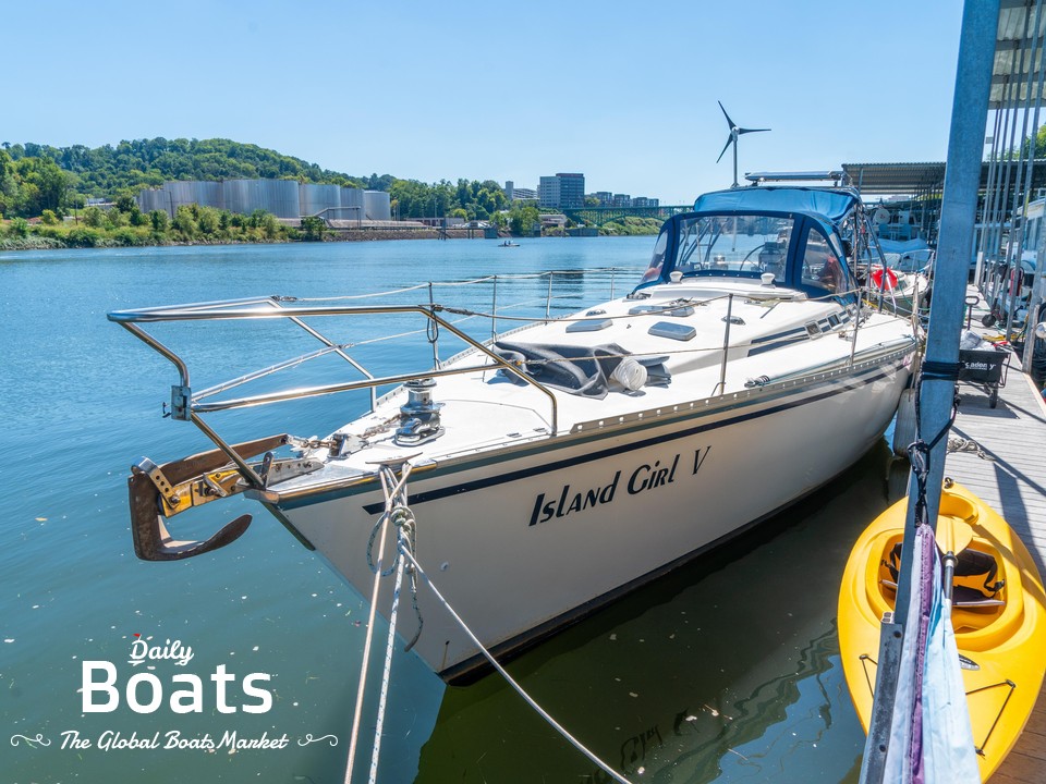 1987 Hunter Legend 40 Sailboat for sale. View price, photos and Buy ...