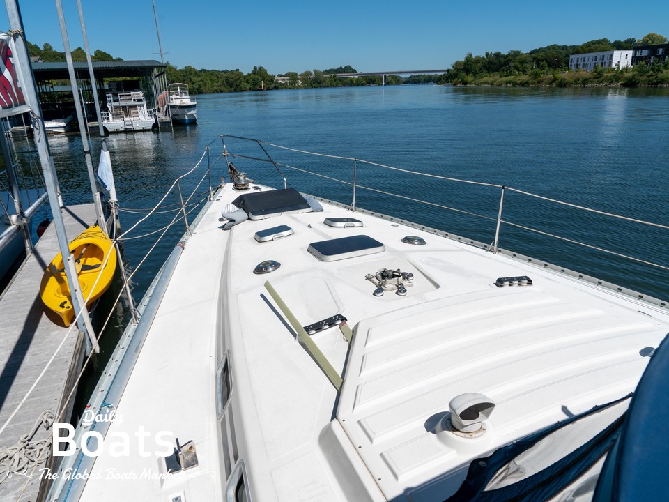 1987 Hunter Legend 40 Sailboat for sale. View price, photos and Buy ...