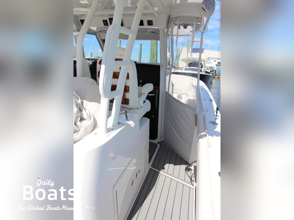 2021 Everglades 395Cc for sale. View price, photos and Buy 2021 ...