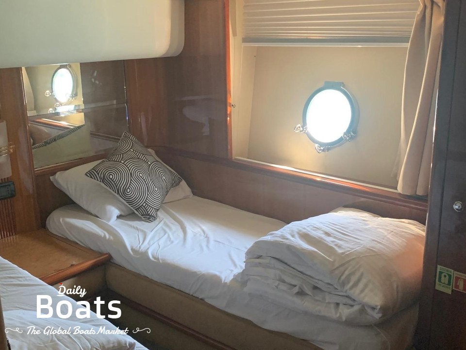 2001 Azimut 68 Plus for sale. View price, photos and Buy 2001 Azimut 68 ...