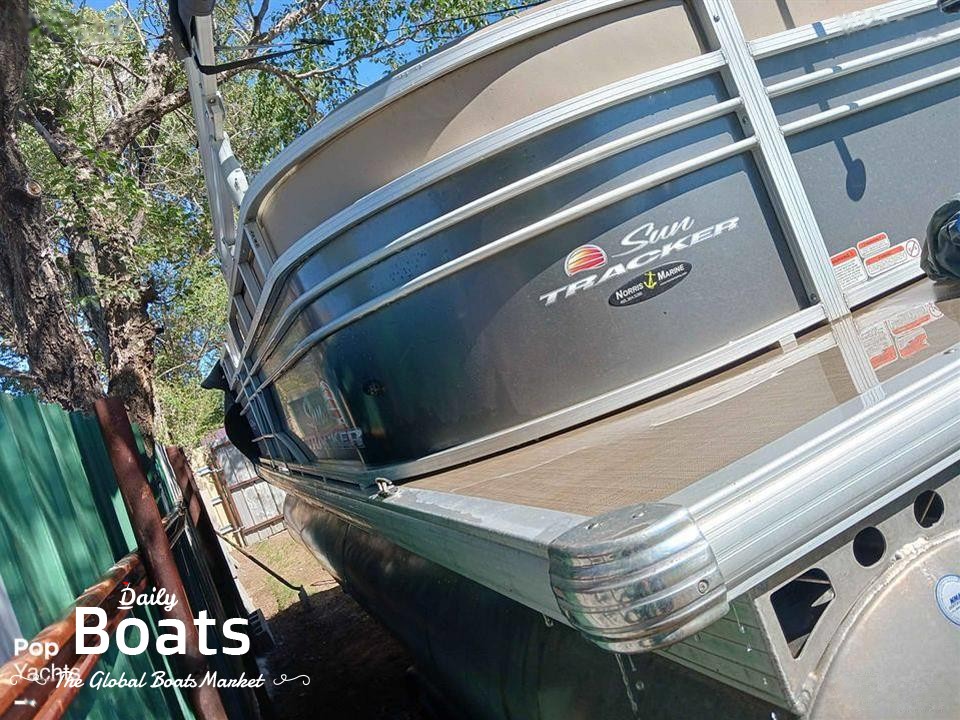2021 Sun Tracker 22 Party Barge for sale. View price, photos and Buy ...