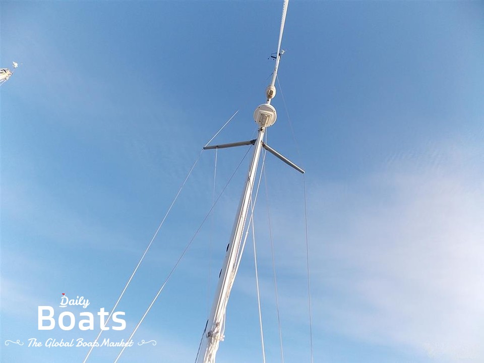 1992 Hunter Channel 32 for sale. View price, photos and Buy 1992 Hunter ...