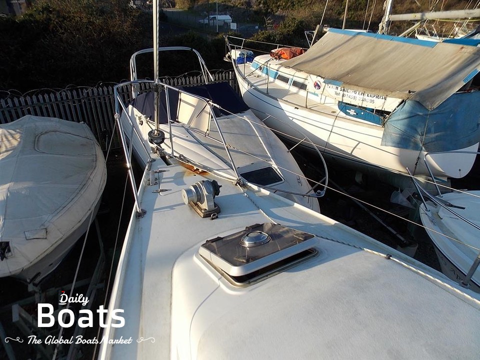 1992 Hunter Channel 32 for sale. View price, photos and Buy 1992 Hunter ...