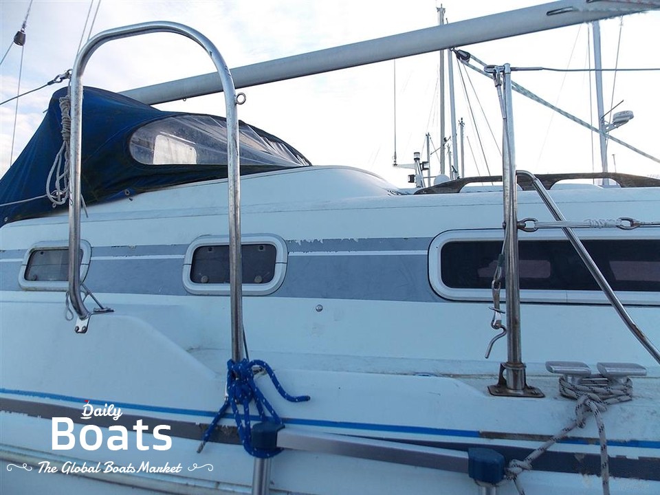 1992 Hunter Channel 32 for sale. View price, photos and Buy 1992 Hunter ...