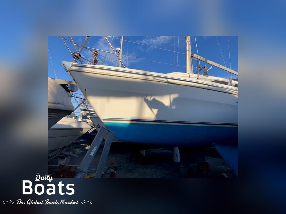 1992 Hunter Channel 32 for sale. View price, photos and Buy 1992 Hunter ...