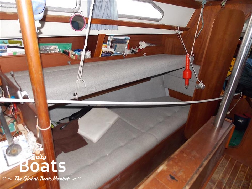 1992 Hunter Channel 32 for sale. View price, photos and Buy 1992 Hunter ...