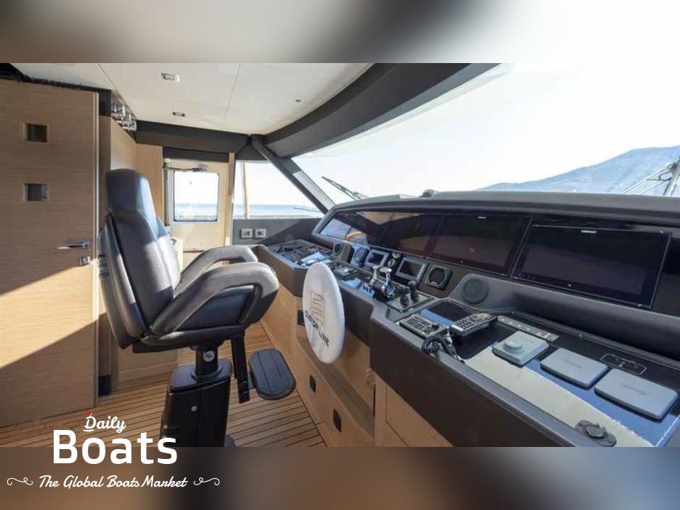 2017 Ferretti Yachts Custom Line 28 Navetta for sale. View price ...