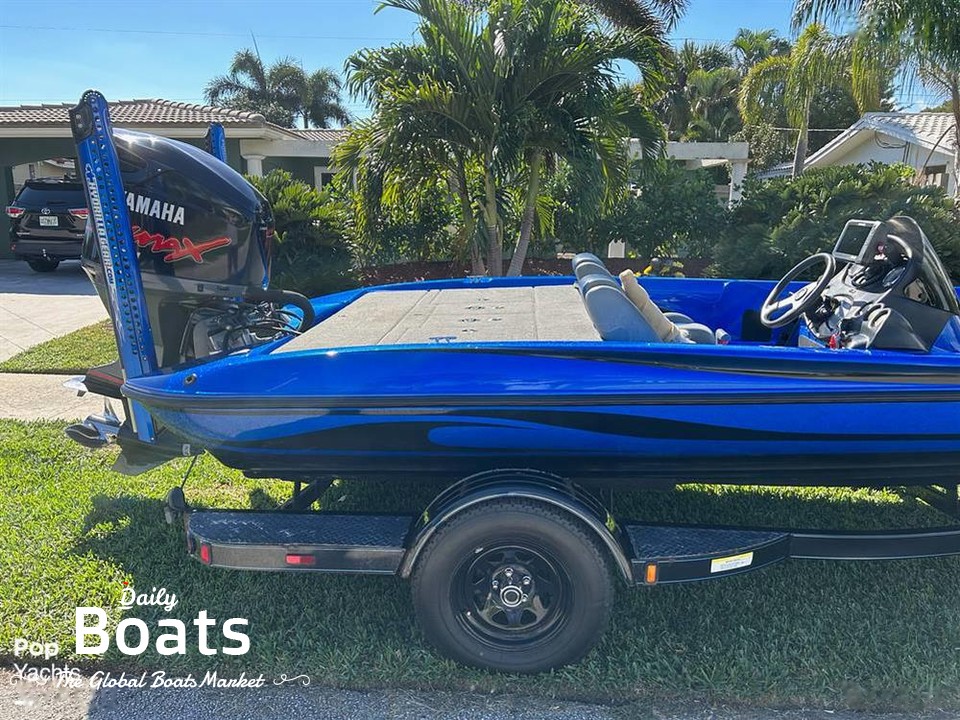 2005 Stratos 294 Pro Xl à vendre. Voir le prix, les photos et Acheter ...