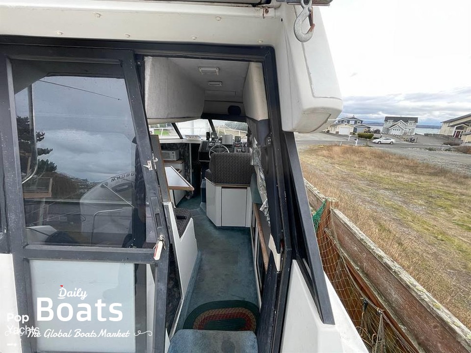 1991 Bayliner Boats 3058 Command Bridge for sale. View price, photos ...