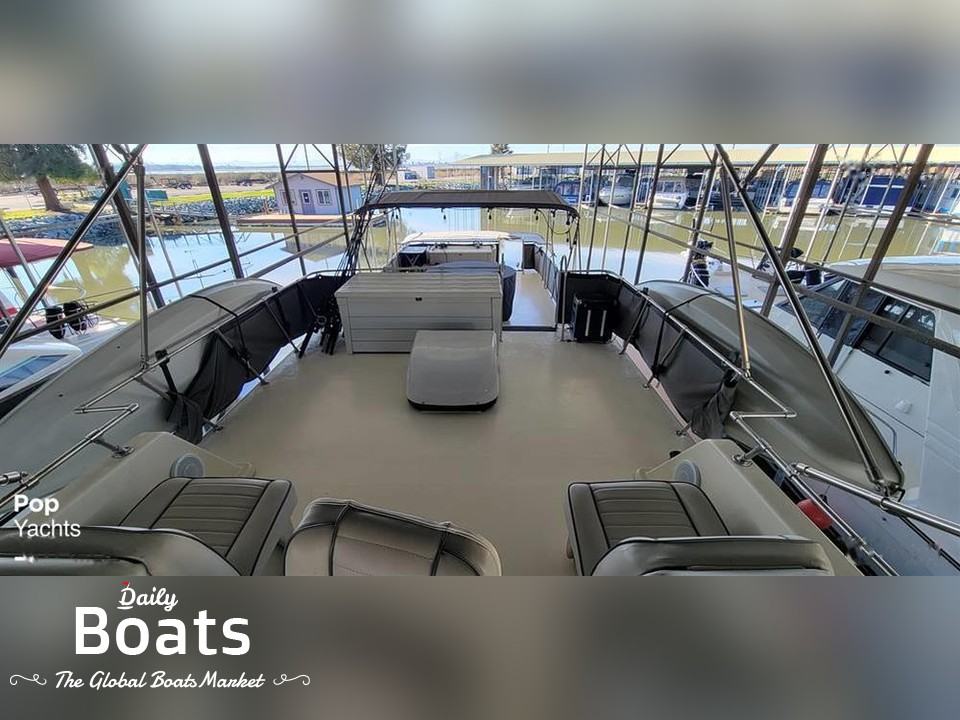 1987 Harbor Master 52 for sale. View price, photos and Buy 1987 Harbor ...