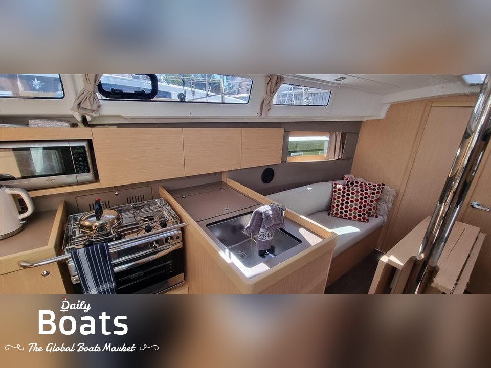 2019 Bénéteau Boats Oceanis 351 for sale. View price, photos and Buy ...