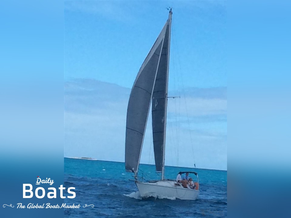 1984 Hunter 33 for sale. View price, photos and Buy 1984 Hunter 33 #395422