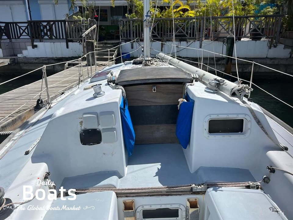 1984 Hunter 33 for sale. View price, photos and Buy 1984 Hunter 33 #395422