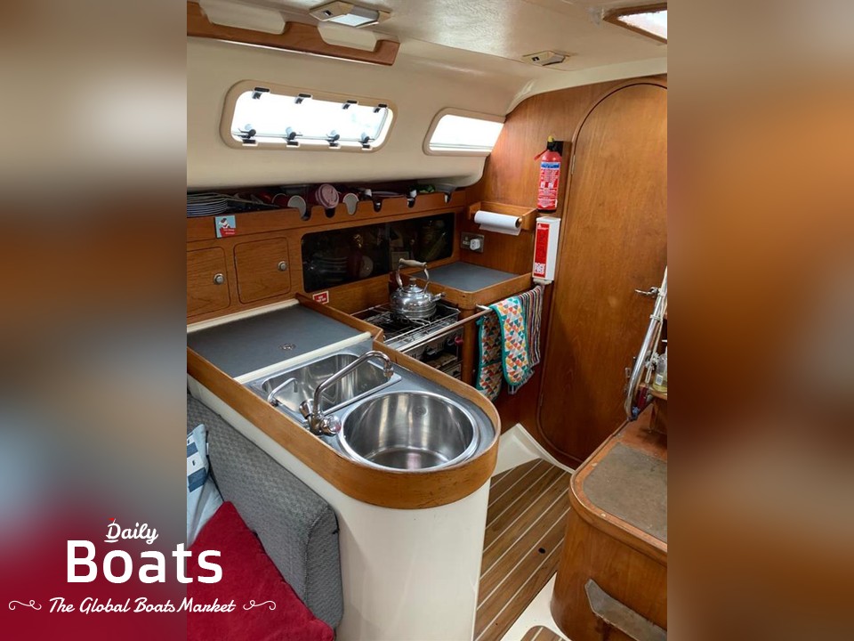 1991 Sadler Yachts Starlight 35 for sale. View price, photos and Buy ...