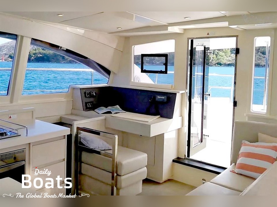 2015 Robertson And Caine Power Cat 51 for sale. View price, photos and ...