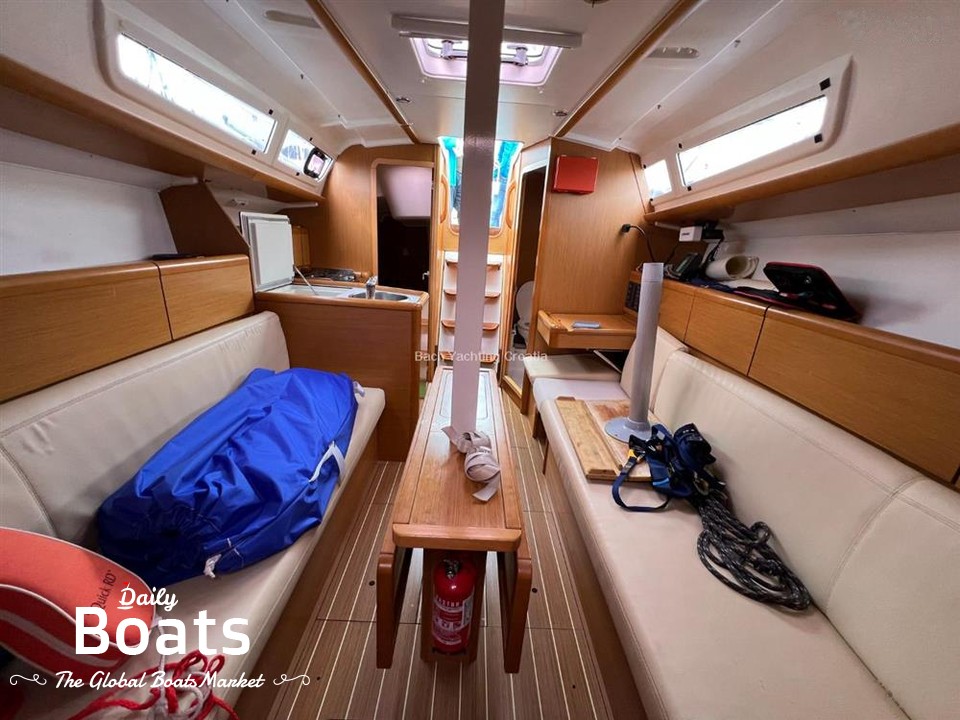 2011 Jeanneau Sun Odyssey 33 for sale. View price, photos and Buy 2011 ...