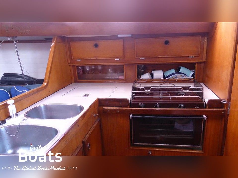 1985 Jeanneau Sun Rise 34 for sale. View price, photos and Buy 1985 ...