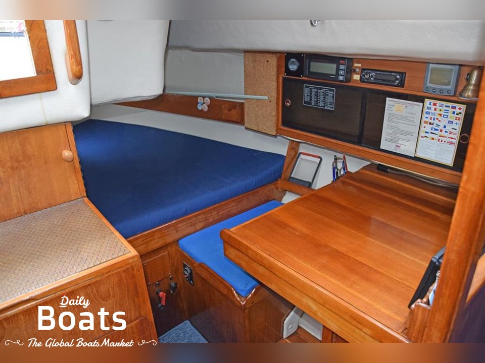 1982 Westerly Fulmar 32 на продажу. Посмотреть цену, фотографии и ...