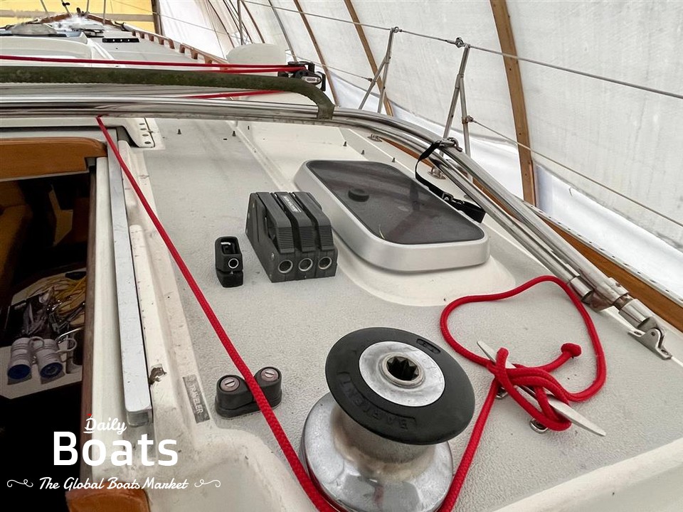 1989 Tartan Yachts 372 for sale. View price, photos and Buy 1989 Tartan ...
