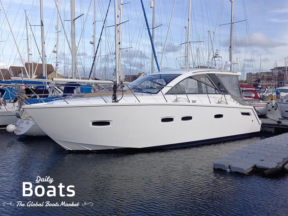 2011 Sealine Sc35 for sale. View price, photos and Buy 2011 Sealine ...