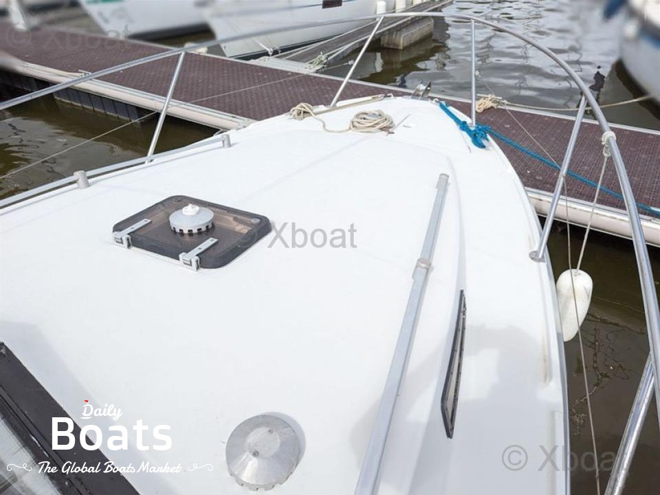 1984 Bénéteau Boats Antares 860 for sale. View price, photos and Buy ...