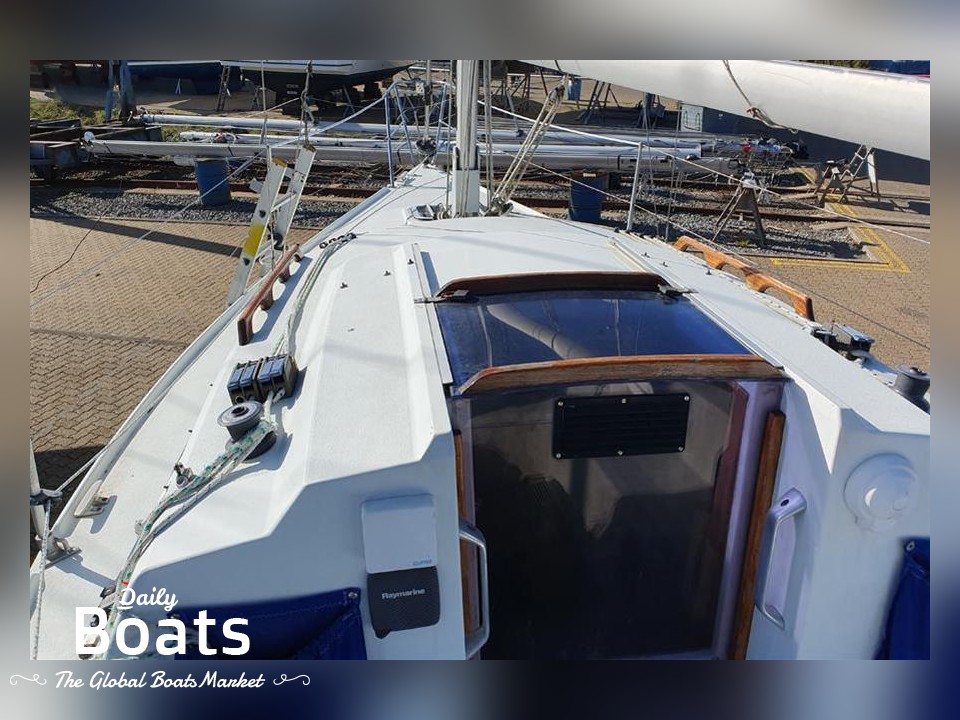 1989 Hunter Horizon 27 for sale. View price, photos and Buy 1989 Hunter ...