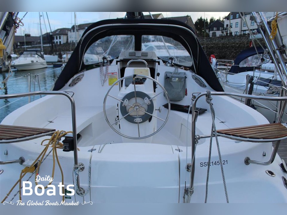 2001 Hunter Legend 320 for sale. View price, photos and Buy 2001 Hunter ...