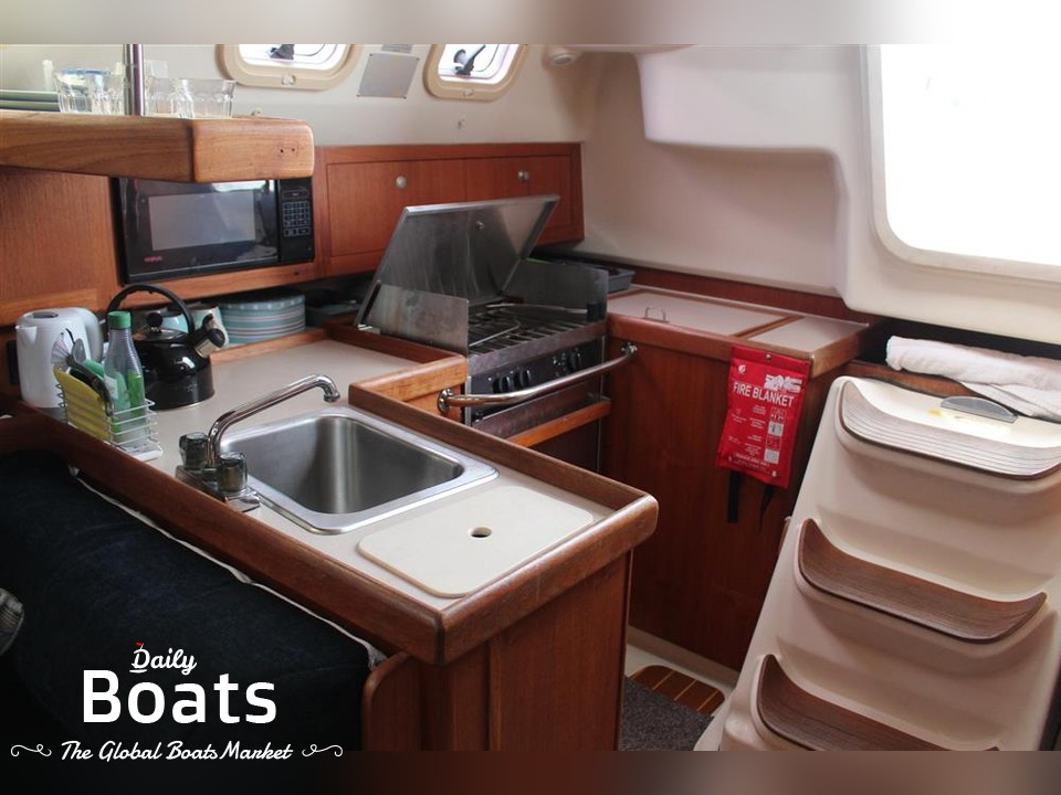 2001 Hunter Legend 320 for sale. View price, photos and Buy 2001 Hunter ...