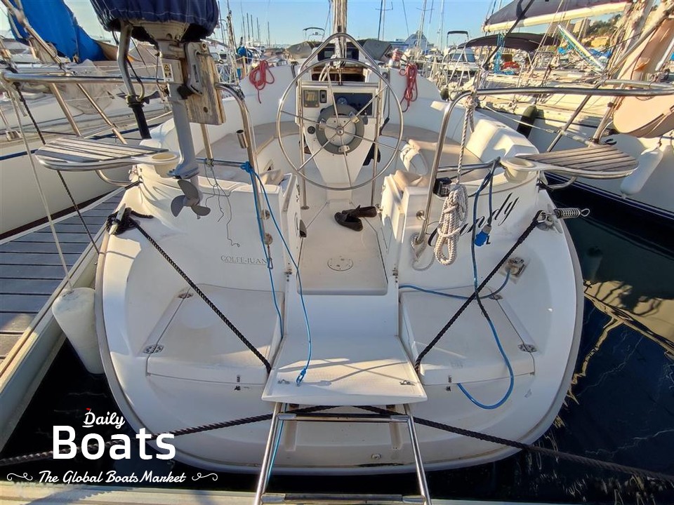 1995 Hunter 336 for sale. View price, photos and Buy 1995 Hunter 336 ...