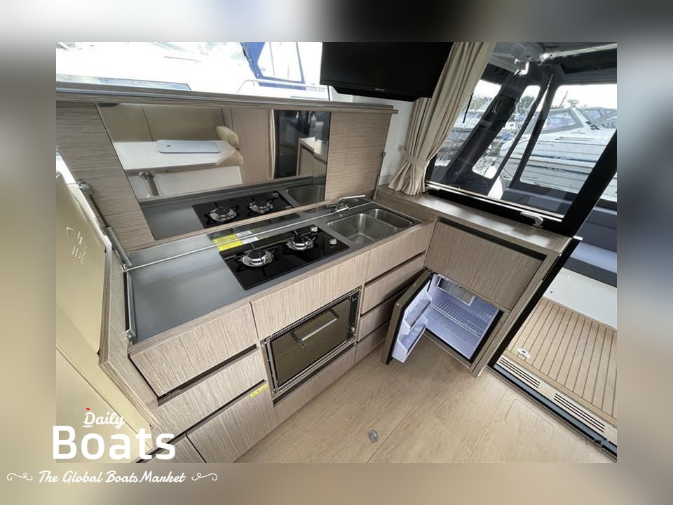 2022 Sealine C335 for sale. View price, photos and Buy 2022 Sealine ...