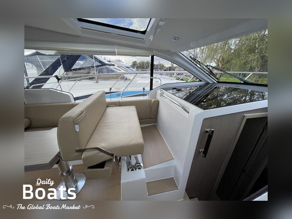 2022 Sealine C335 for sale. View price, photos and Buy 2022 Sealine ...