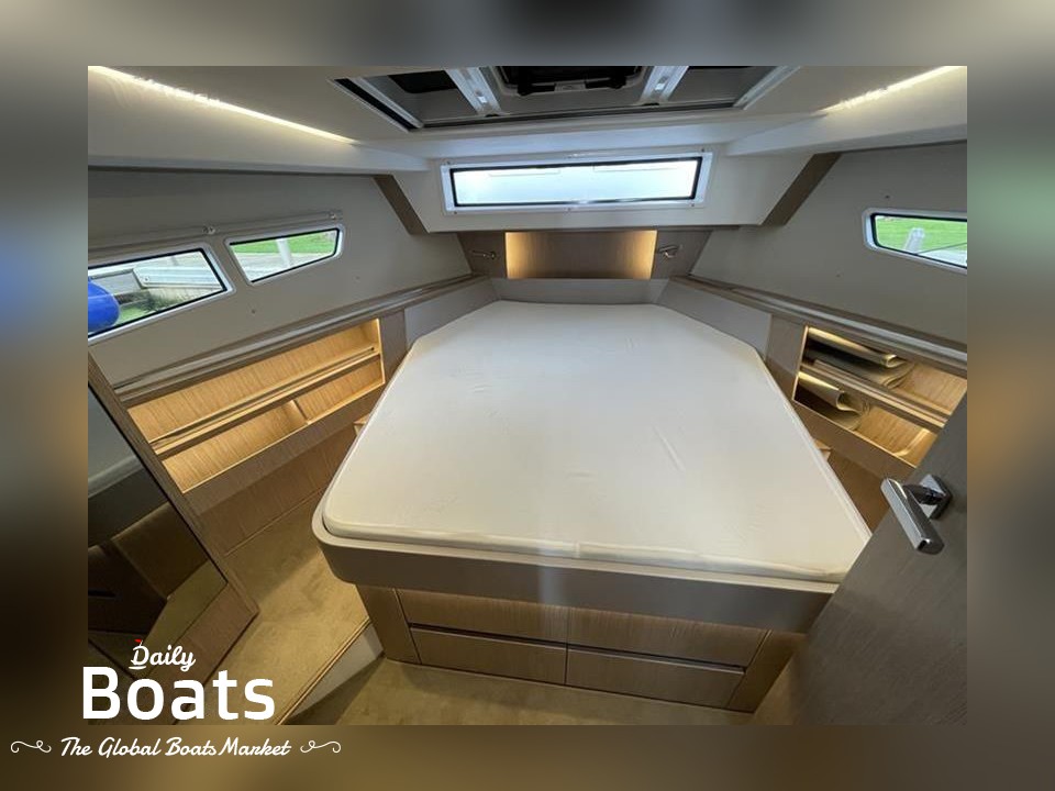 2022 Sealine C335 for sale. View price, photos and Buy 2022 Sealine ...