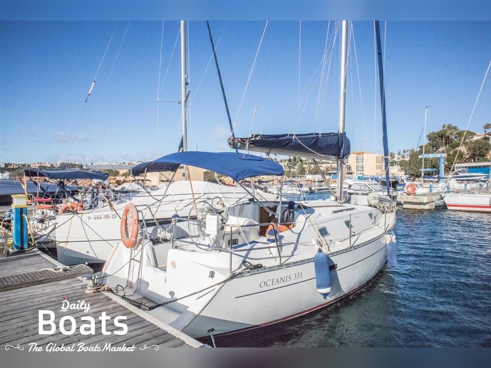 2000 Bénéteau Boats Oceanis 331 for sale. View price, photos and Buy ...