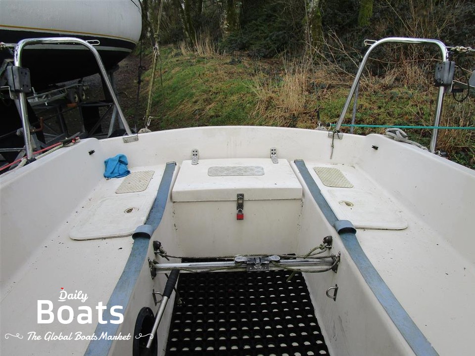 1980 Hunter Medina for sale. View price, photos and Buy 1980 Hunter ...