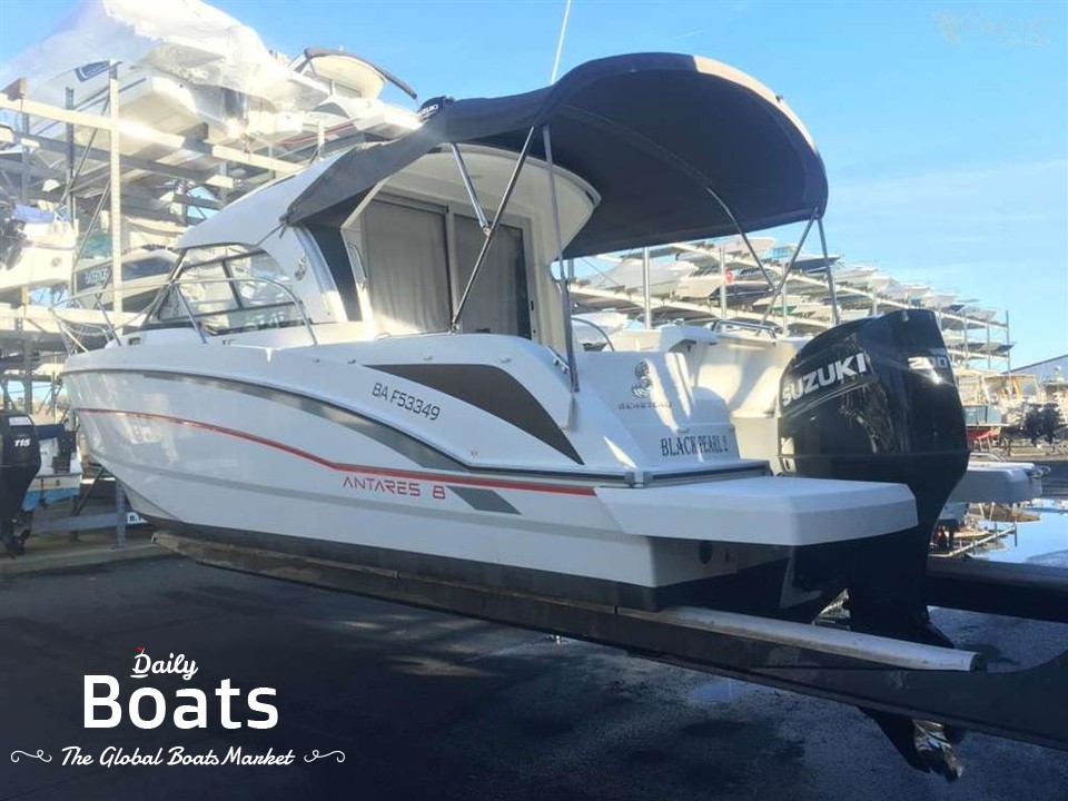 2017 Bénéteau Boats Antares 800 à vendre. Voir le prix, les photos et ...