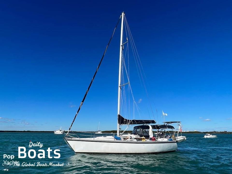 1985 Hunter 40 Legend for sale. View price, photos and Buy 1985 Hunter ...