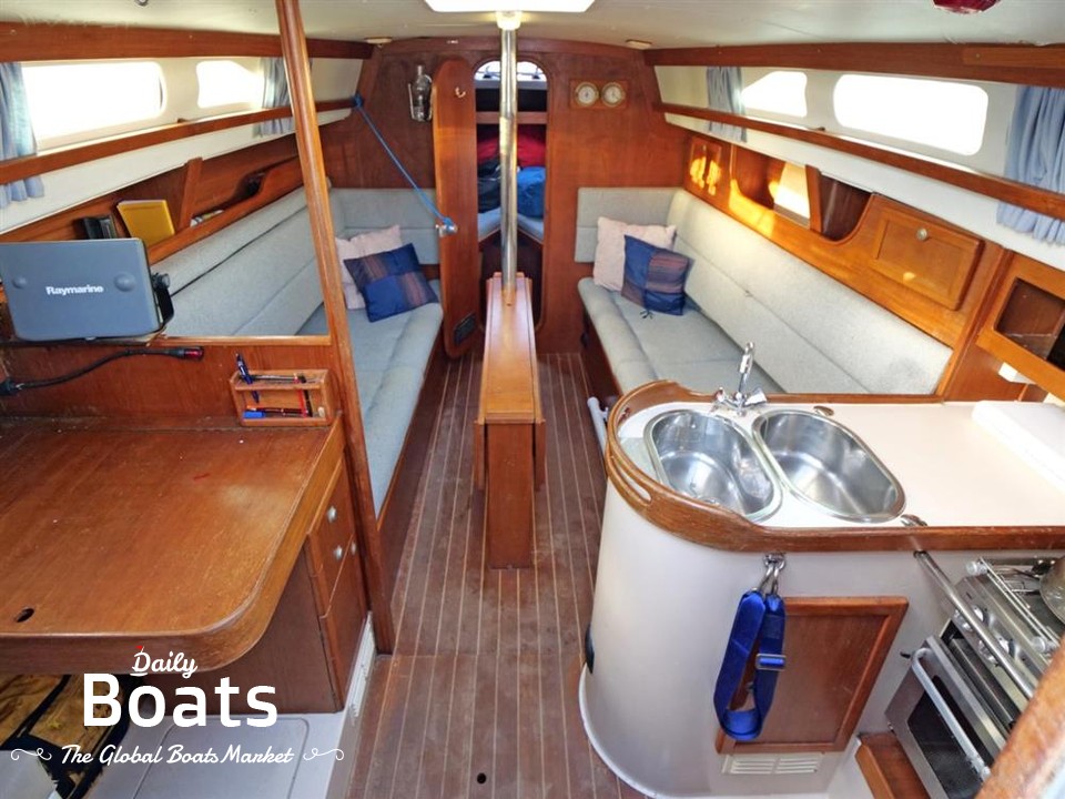 1991 Hunter Channel 32 for sale. View price, photos and Buy 1991 Hunter ...