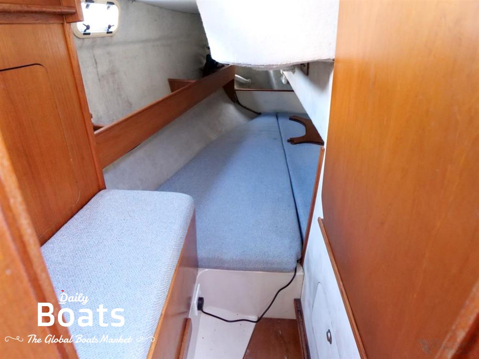 1991 Hunter Channel 32 for sale. View price, photos and Buy 1991 Hunter ...