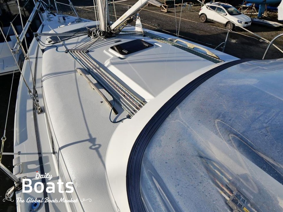 1991 Hunter Channel 32 for sale. View price, photos and Buy 1991 Hunter ...