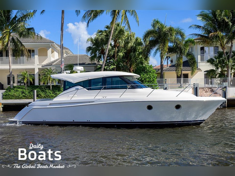 Yachts Tiara Yachts 3900 coupe for sale - Daily Boats