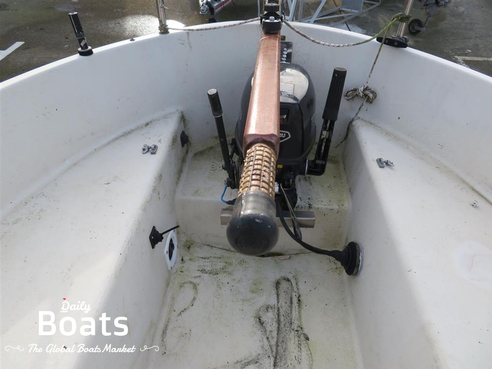 1983 Hunter Liberty 22 for sale. View price, photos and Buy 1983 Hunter ...