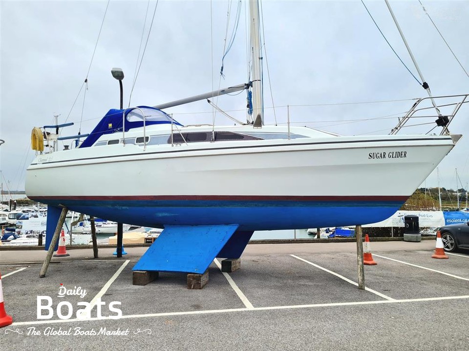 1997 Hunter Channel 323 for sale. View price, photos and Buy 1997 ...