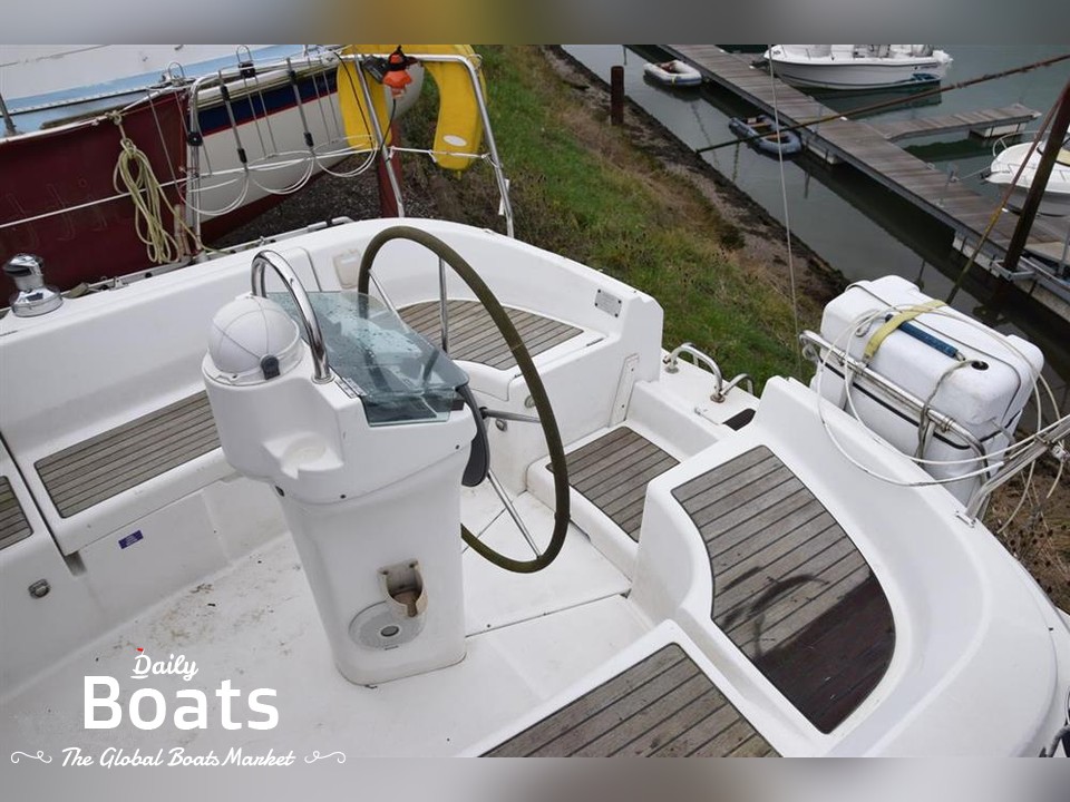 1998 Bénéteau Boats Oceanis 311 for sale. View price, photos and Buy ...