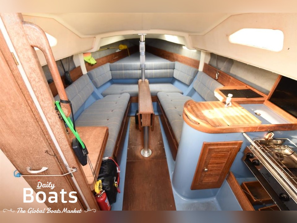 1988 Hunter Horizon 27 for sale. View price, photos and Buy 1988 Hunter ...