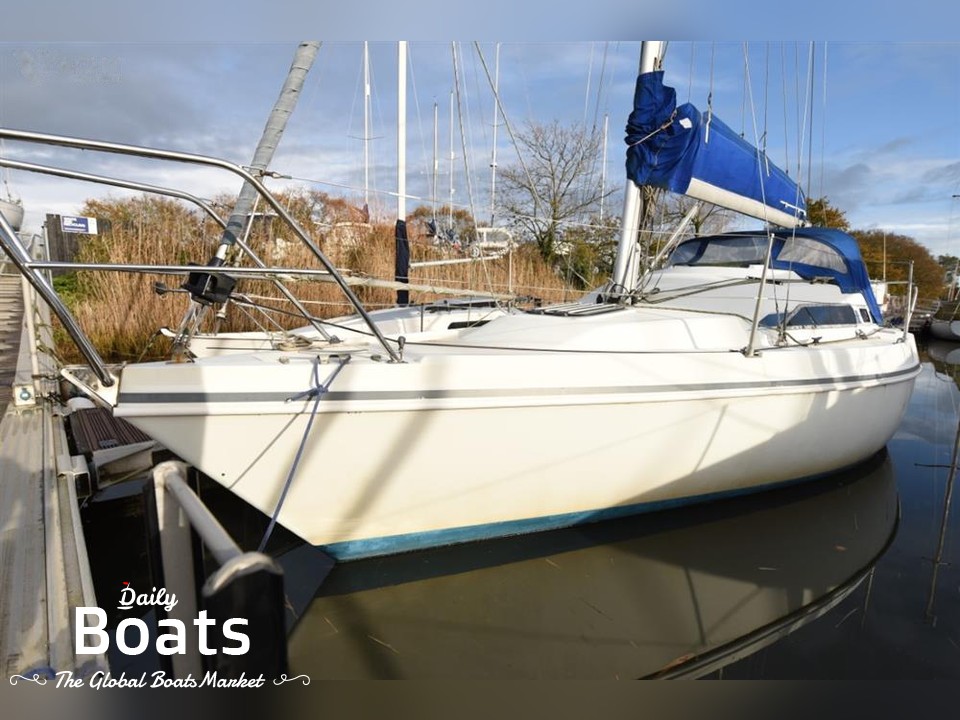 1988 Hunter Horizon 27 for sale. View price, photos and Buy 1988 Hunter ...